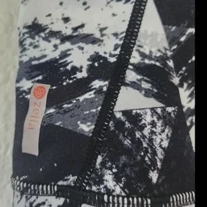 Zella | Pants & Jumpsuits | Zella Black White Print Crop Workout ...